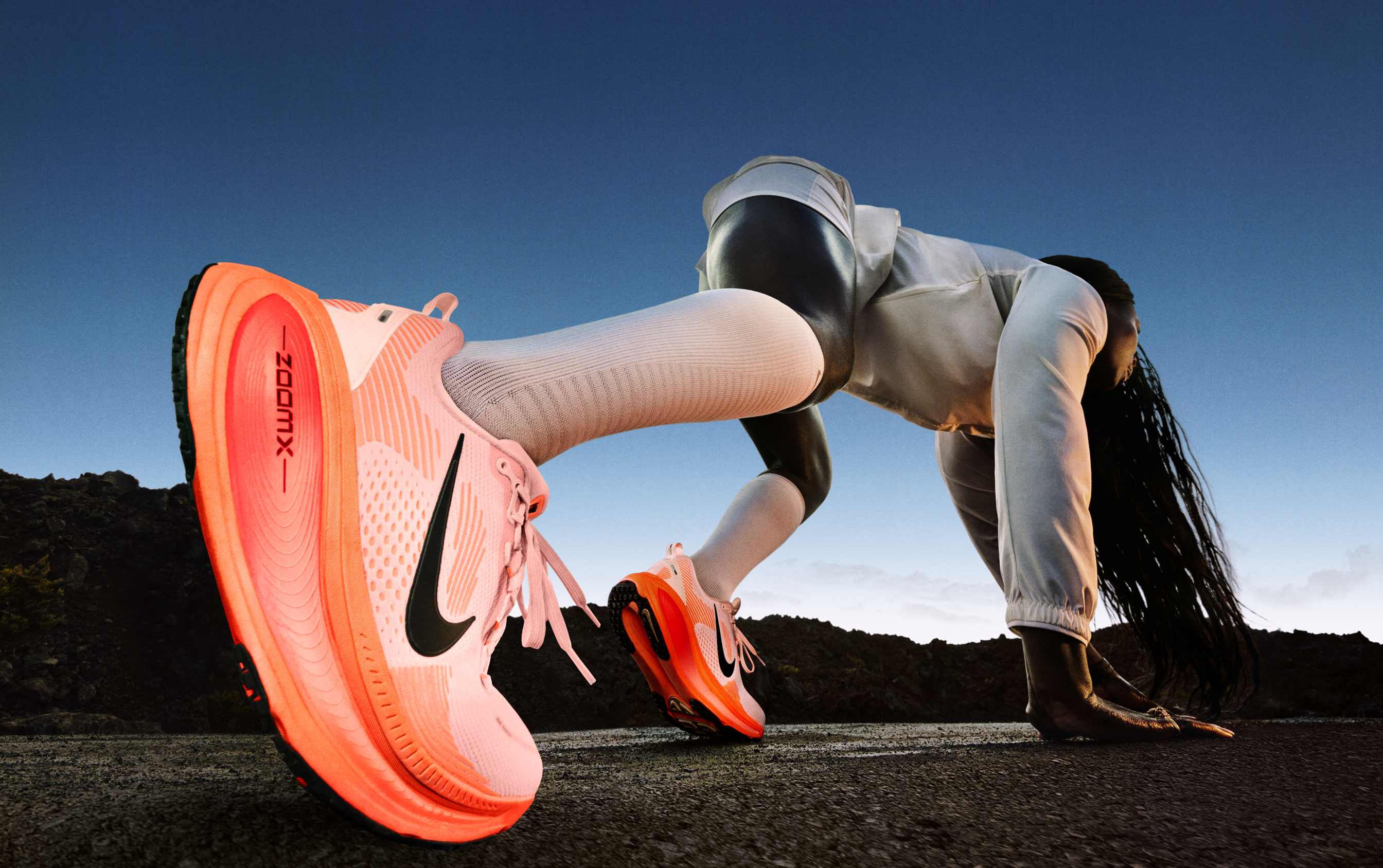 Hoe hardlopers de weg vrijmaakten voor de Nike Vomero 18. Nike NL